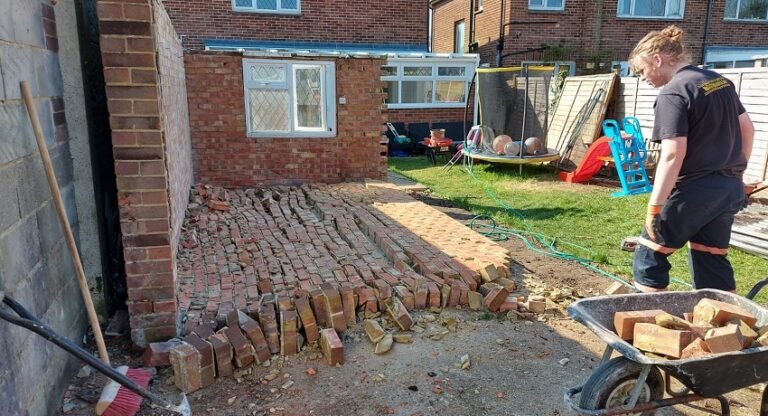 Cost of building a Garage full Guide 2024 | Garage Price, UK